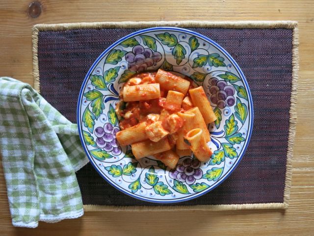 tomatoes + mozzarella + mint {pasta} - Elizabeth Minchilli